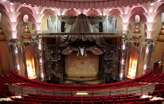 Apollo Victoria Theatre - 17 Wilton Road, London, SW1V 1LG